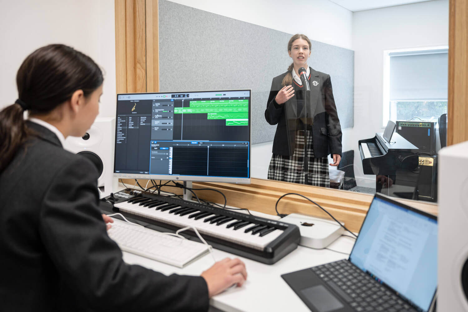 Private School & Private Nursery In Surrey - Downsend School